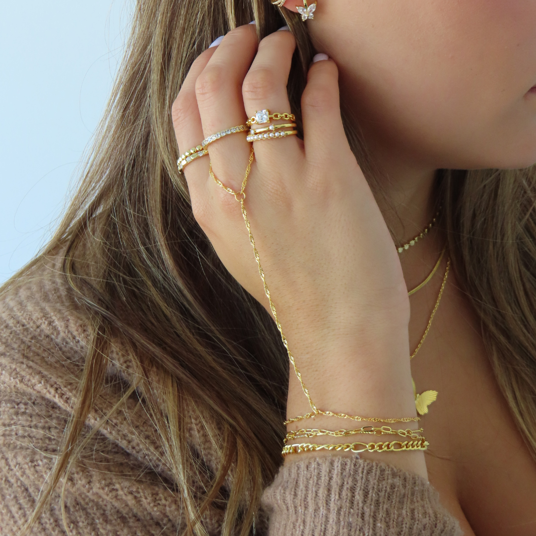 That Girl Hand Chain – EVRYJEWELS