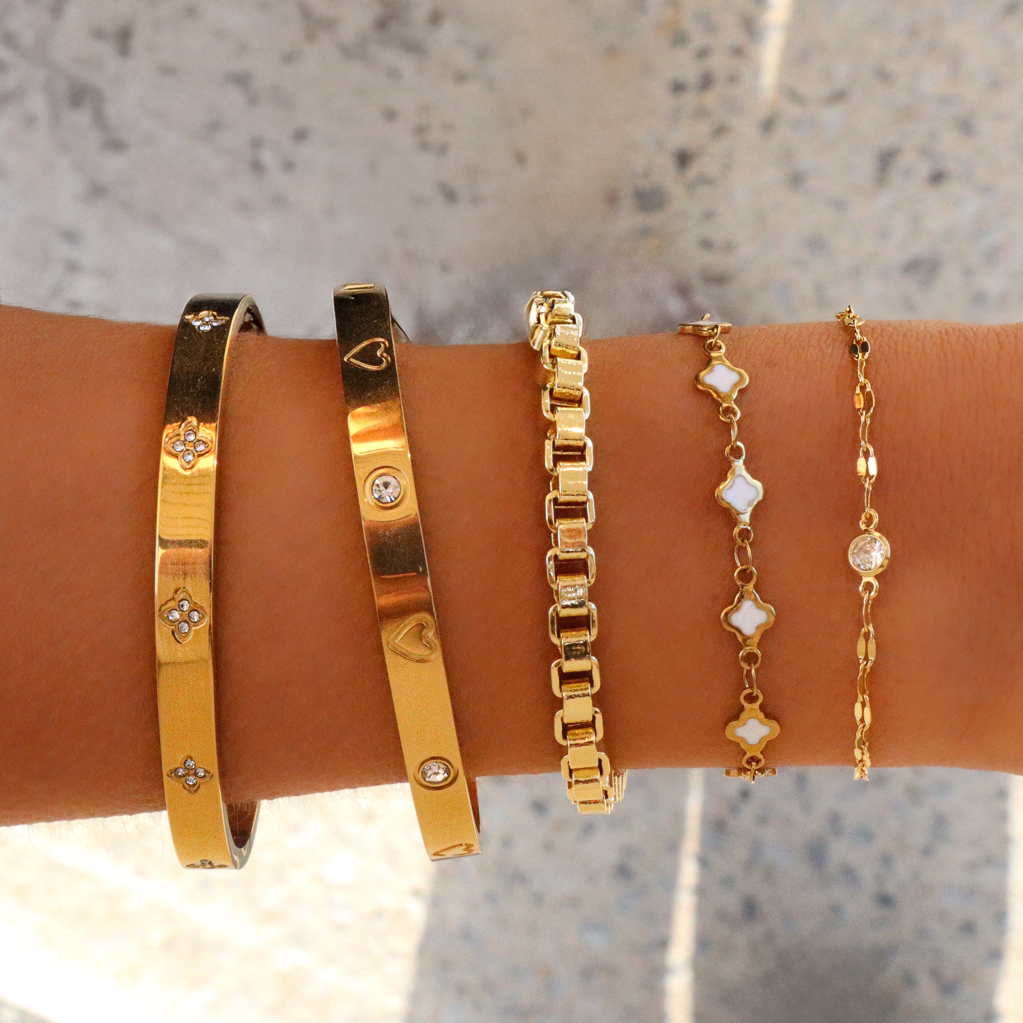 The Complete Guide to Bracelets – Styles, Trends & How to Measure Brac ...