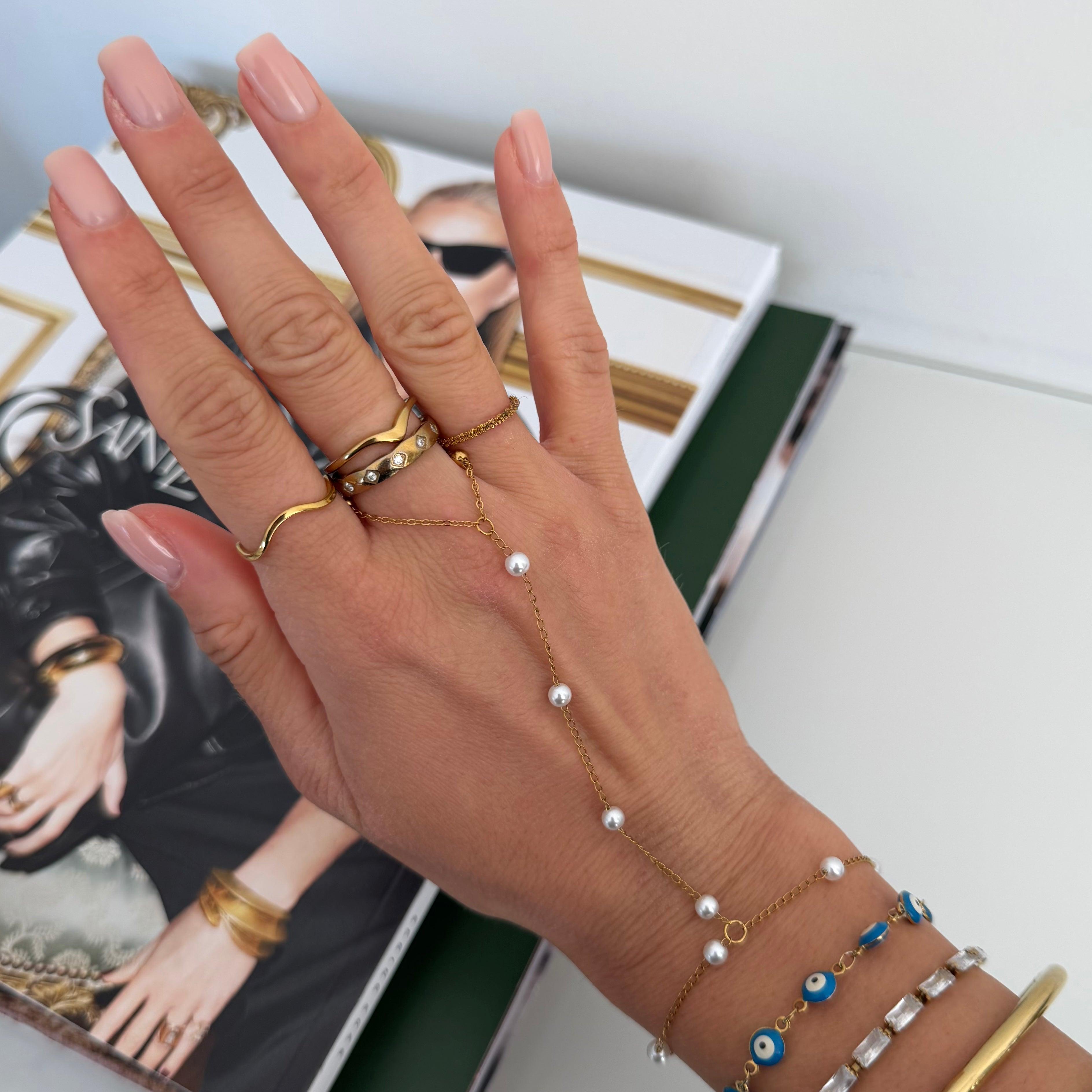 Sarah Hand Chain – EVRYJEWELS